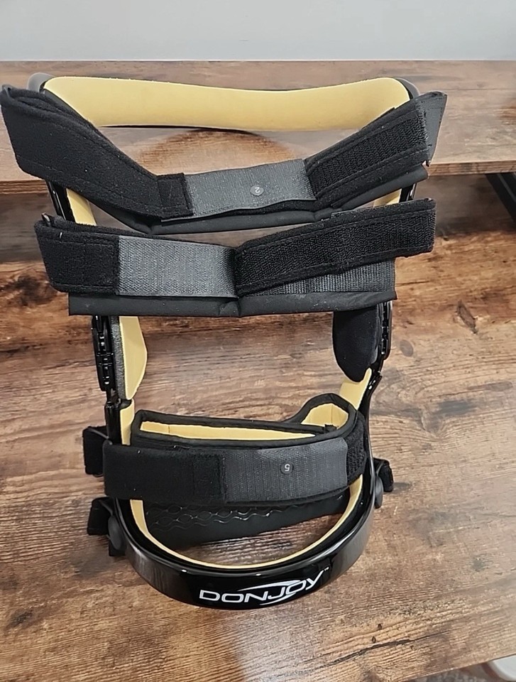 Donjoy Defiance knee Brace pair | eBay