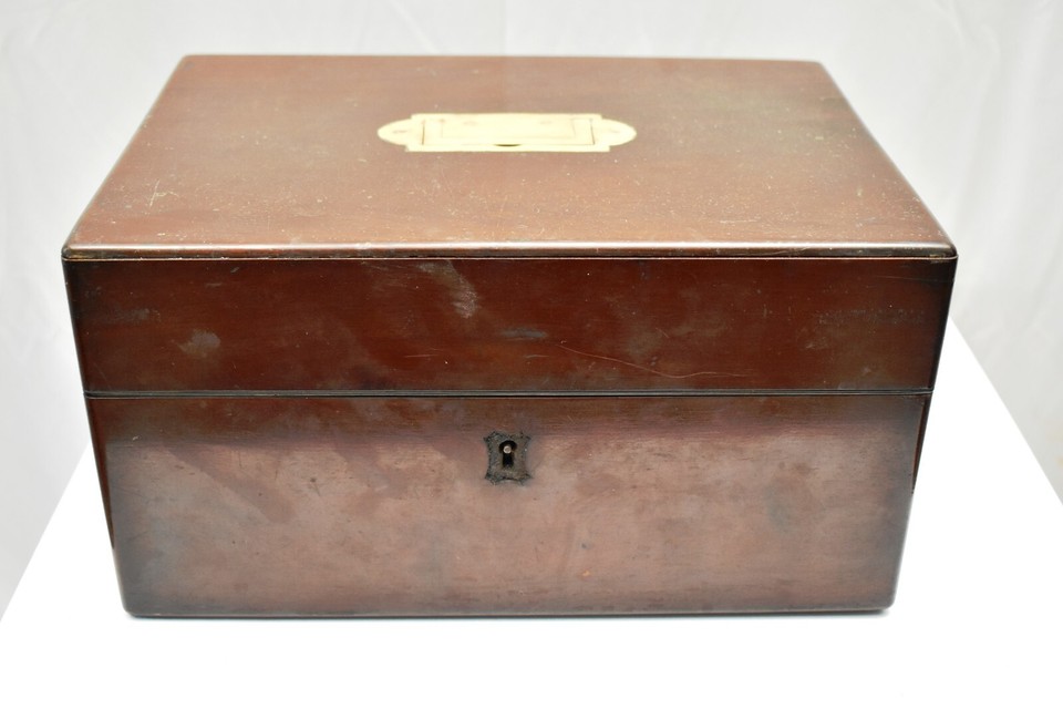 Antique Surgeon’s Apothecary Medical Kit Box with Glass Bottles ...