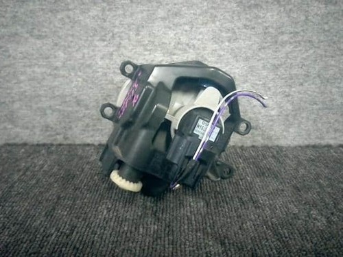 TOYOTA Vitz 2018 DBA-NSP135 Right Fog Light 8121047010 [Used ...