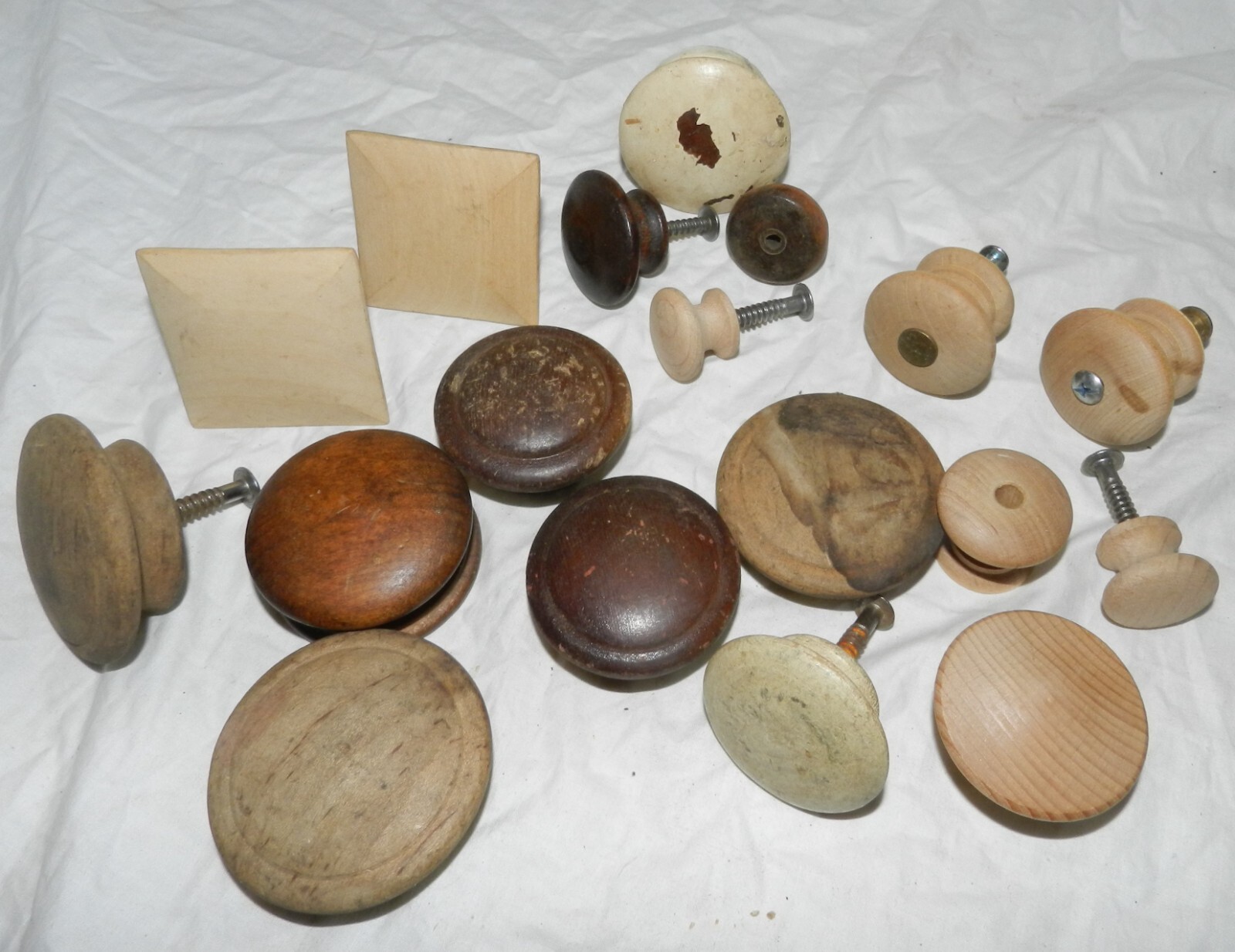 Lot of 18 Mismatched Wood Cabinet Knobs | eBay