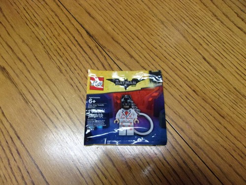 New 2017 Lego The Batman Movie 5004928 Kiss Kiss Tuxedo Batman KC ...