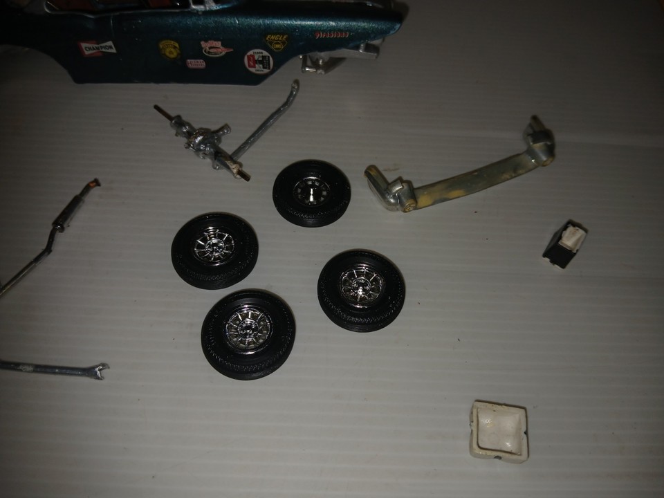 AMT Revell monogram 1/24 1/25 Chevy Gasser Junkyard Plastic Model Part ...