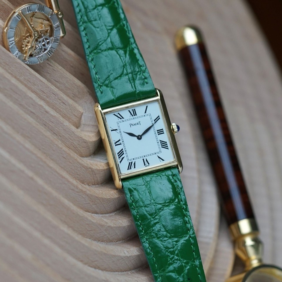 Piaget Vintage Tank 18k Gold Ultra Thin Small 23 mm 9P Manual Wind ...