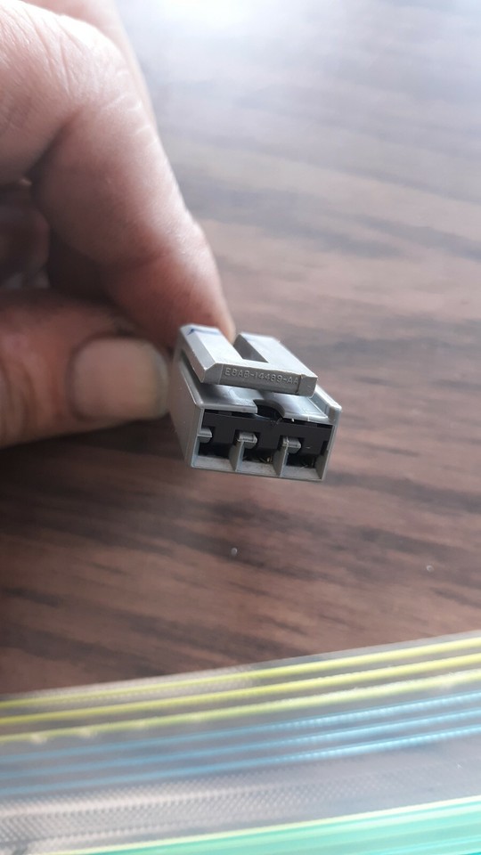 JAGUAR S-TYPE 00-02 FUEL CUTOFF INERTIA SWITCH CONNECTOR PLUG | eBay