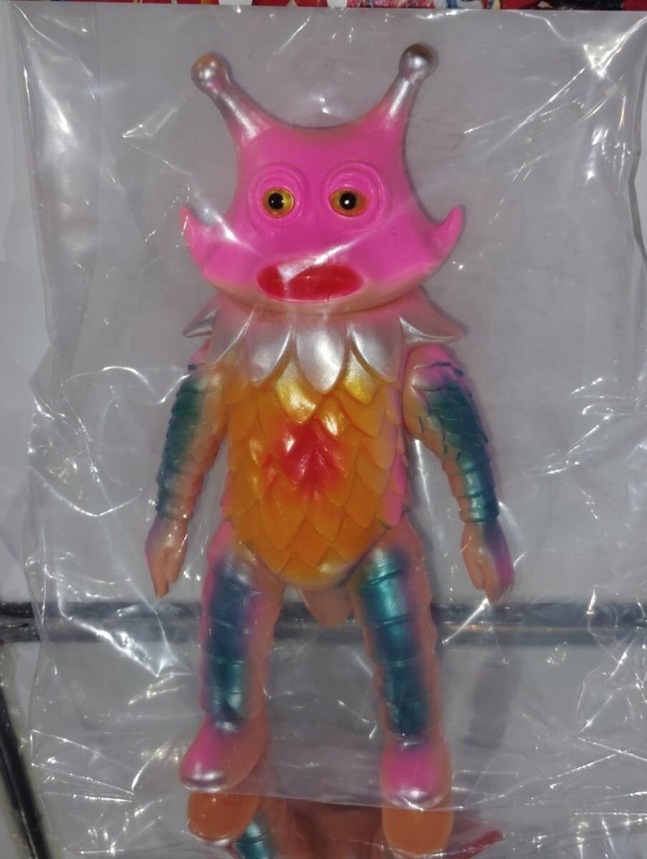 Brand New Bullmark Sofubi Gilo Star Beast Pink Ultraman Leo Kaiju Vinyl ...