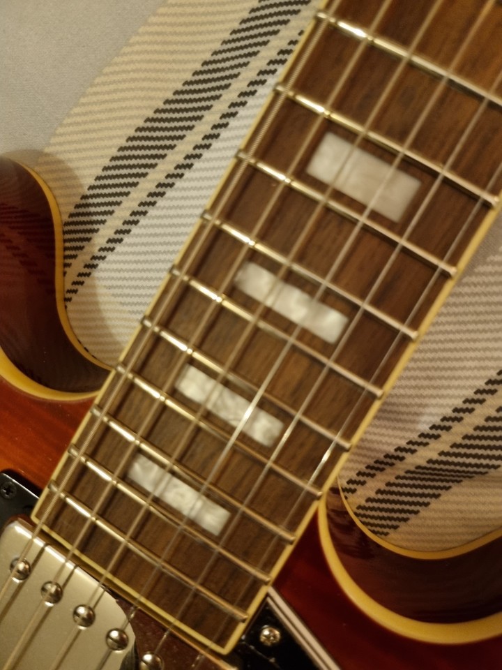 Epiphone Es335 Raspberry Tea Burst Mint Condition With New Kinsman Case ...