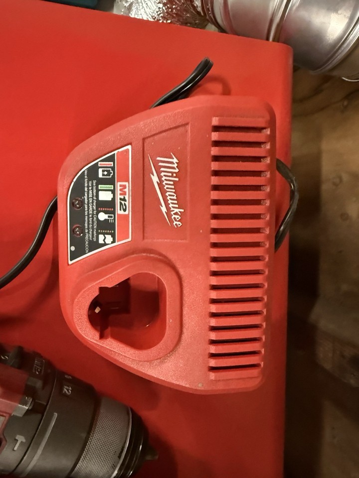 Milwaukee M12 1/2 Drill And Quick Change 1/4 Bit Impact Driver Set | eBay