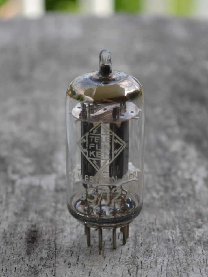 Telefunken 12AX7 Smooth Plate Nice Label Vacuum Tube Tests NOS on TV7 D ...