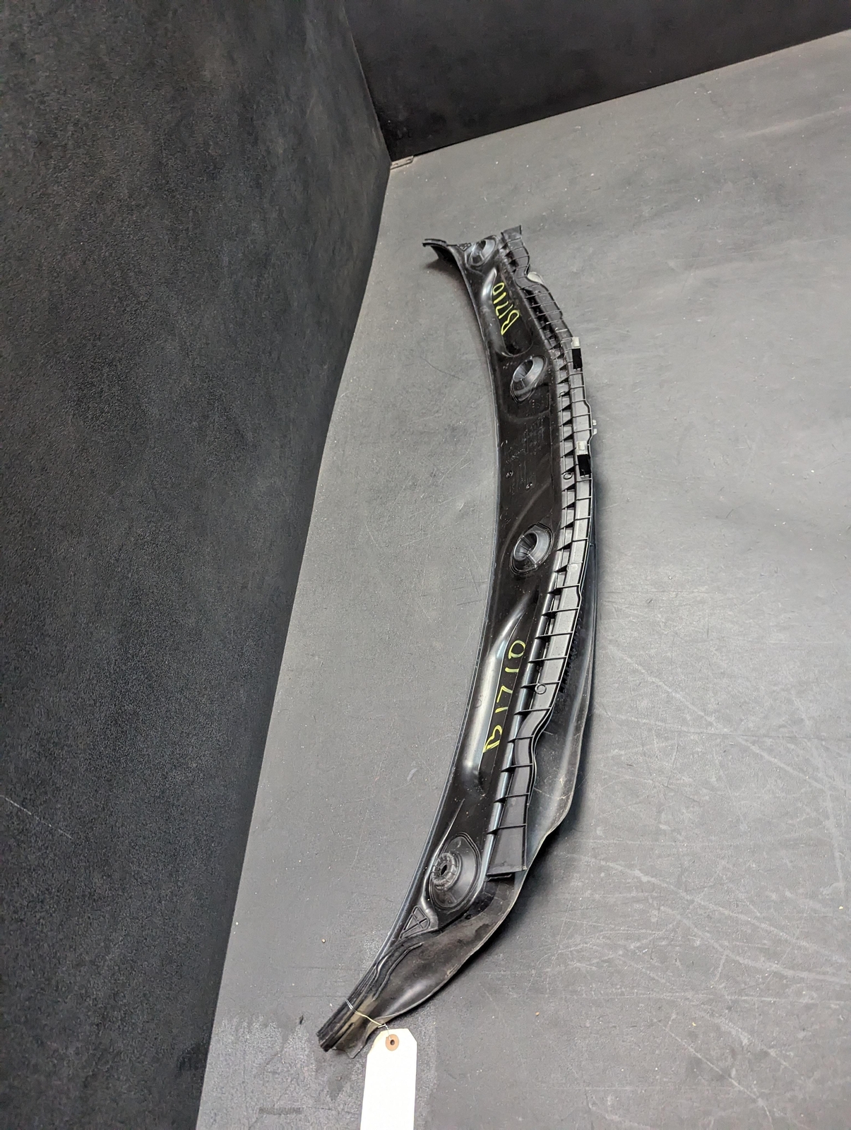 Cowl Vent Grille Panel 2018 BMW X1 51717350591 2016 2017 2019 2020 2021 ...