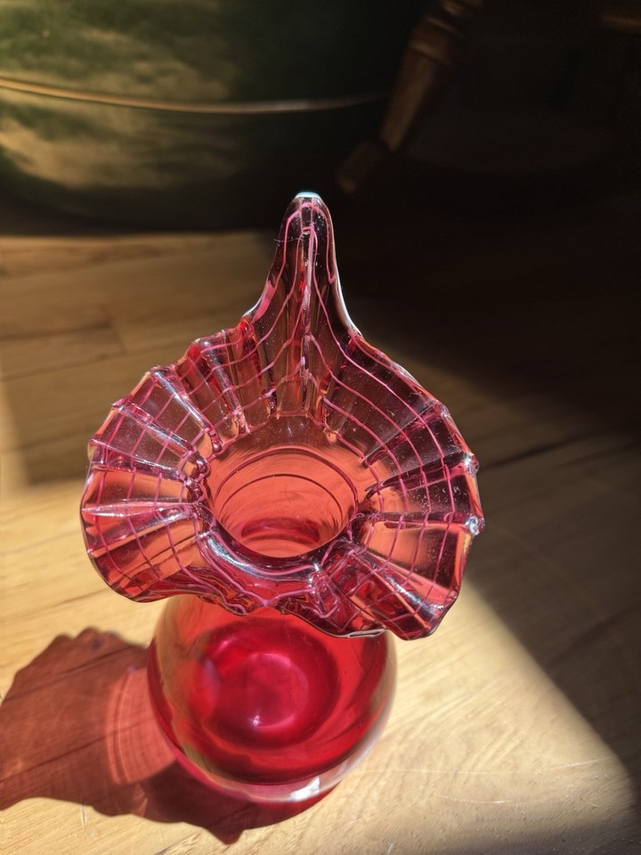Jack in the PullPit Cranberry Red Art Glass Vase Ruffled Rim White ...
