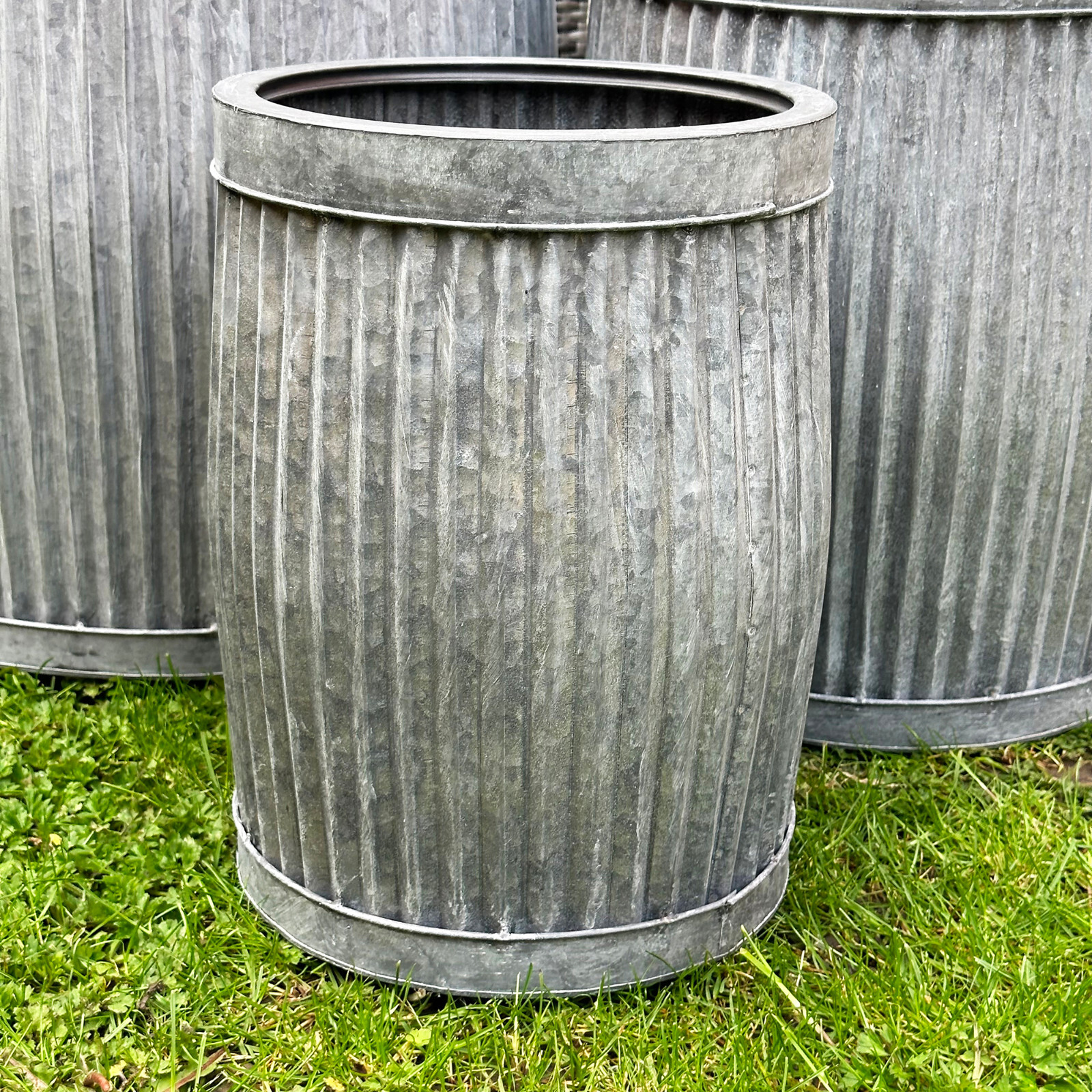 Set Of 3 Galvanised Tub Planters Large Metal Round Ribbed Dolly Garden ...