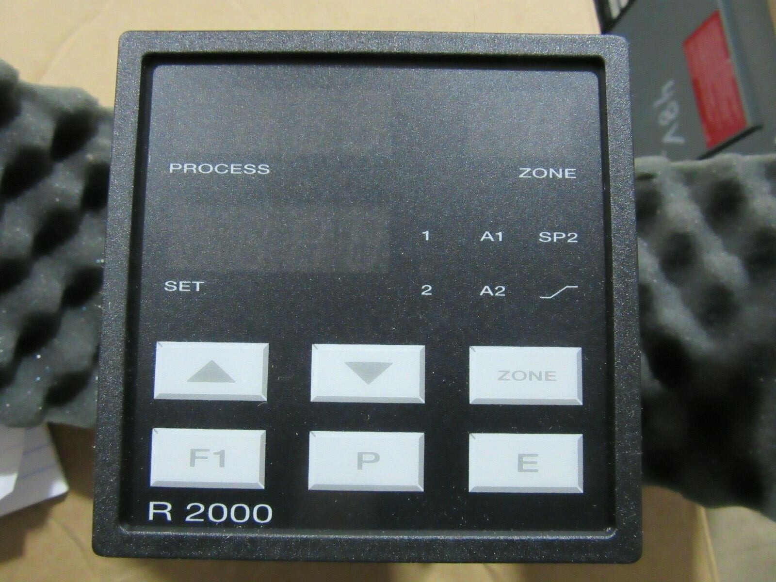 Elotech R2000-N421-0-000-0-5 Digital Temperature Controller 24VDC NEW ...