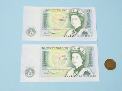 2 x Consecutive English Elizabeth II £1 One Pound Notes DX79 298371-72 ...