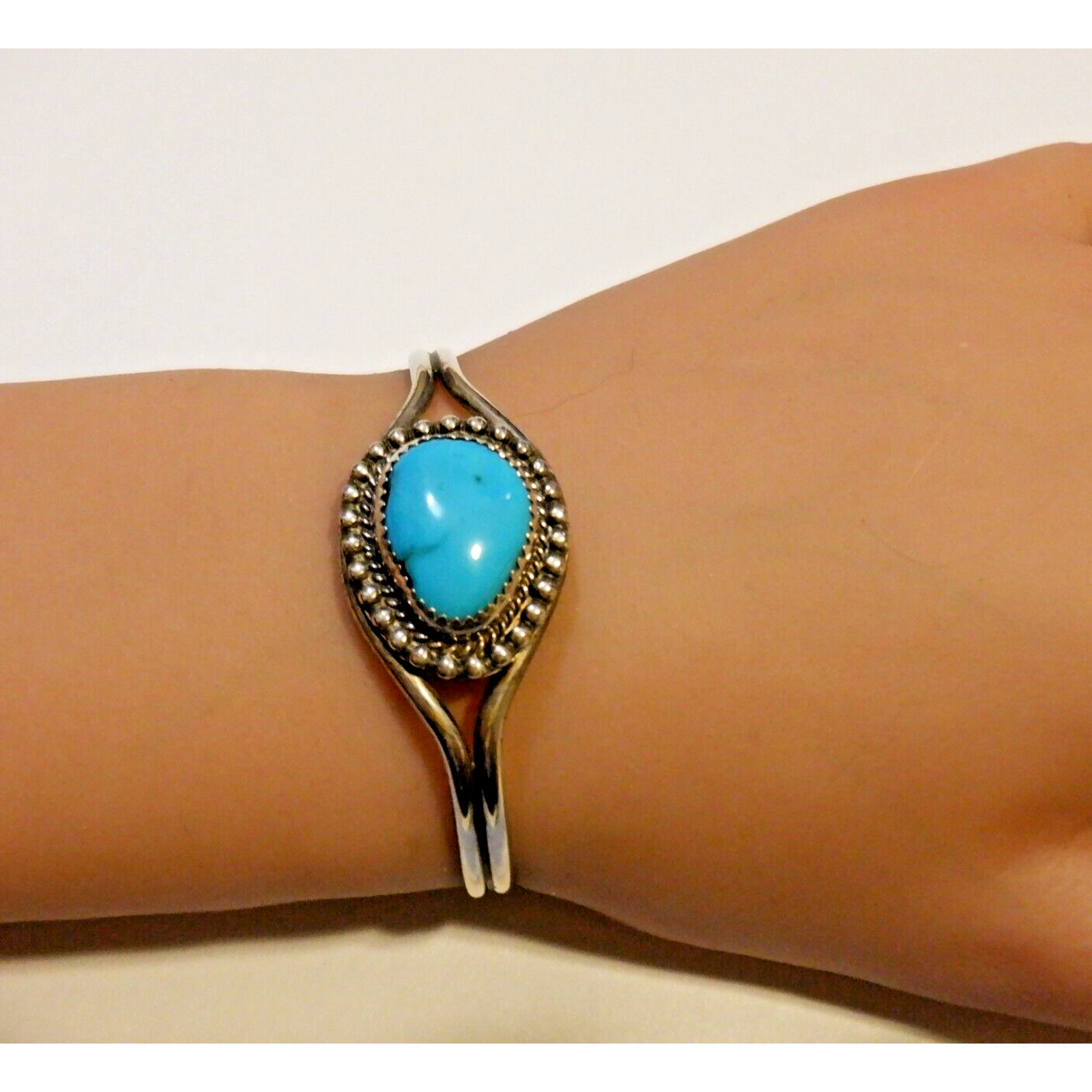 Native American Navajo Turquoise Cuff Bracelet (1394) - Gem