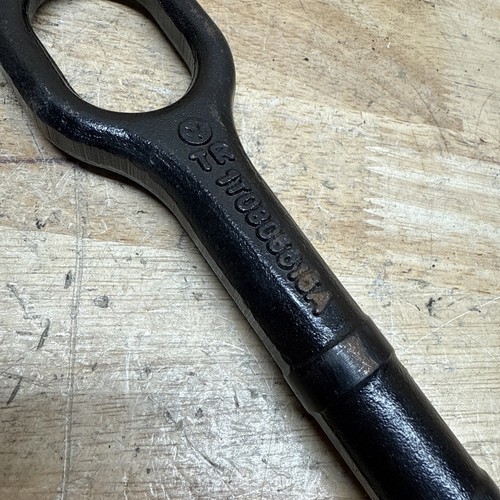 OEM VW / Audi Tow Hook 1T0805615A Jetta Passat Golf Genuine Mk5 Mk6 ...