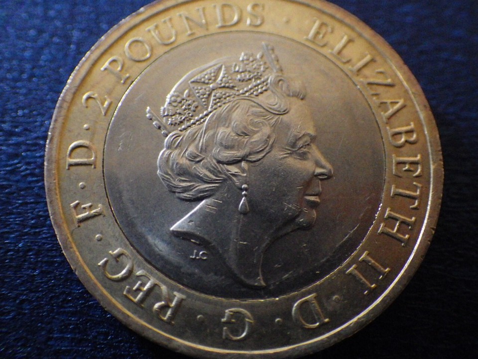 ROYAL MINT TWO POUND COIN, £2 COIN, with RARE PRINTING TRIPLE ERROR ...