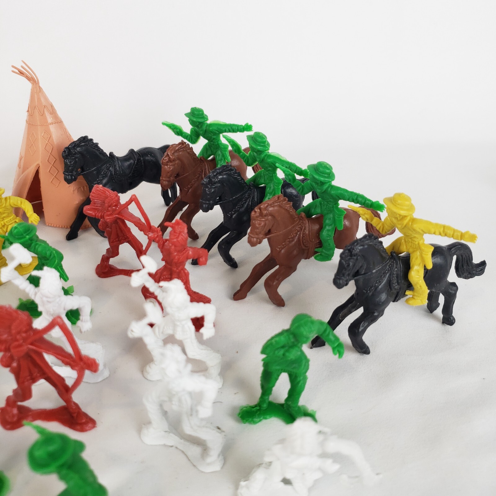 Vintage Plastic Cowboys & Indians Lot HONG KONG Horses Teepees Great ...