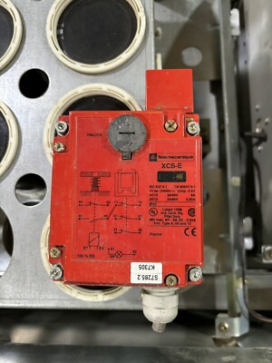 Telemecanique XCS-E Safety Limit Switch USED | eBay