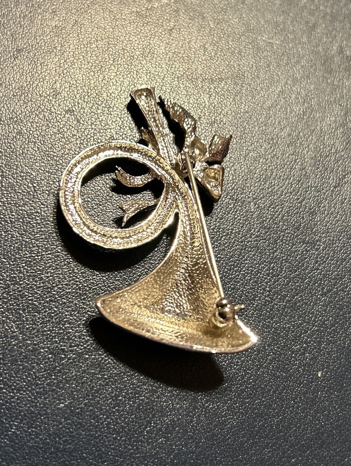 NEW CHRISTMAS BUGLE BROOCH/PIN | eBay