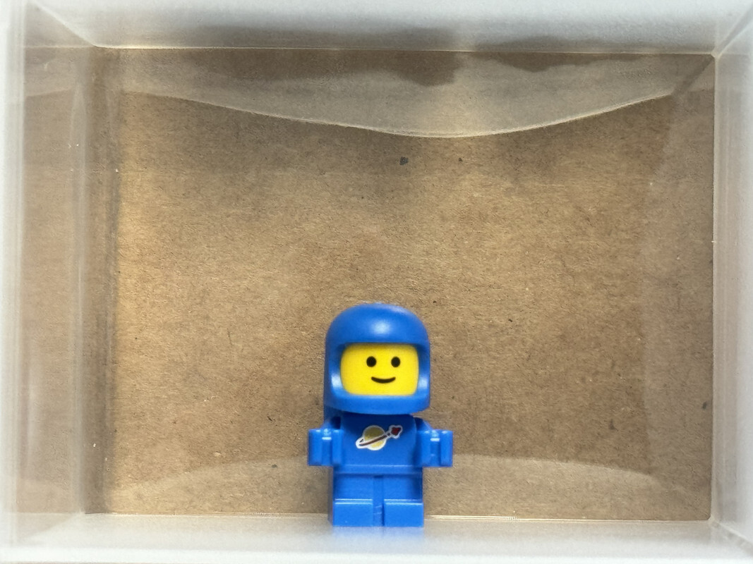 LEGO Minifigure - Classic Space, Little - Blue - No sp140 - QTY 1 | eBay