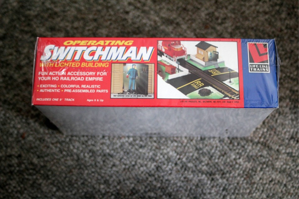 Vintage Life Like HO Scale Operating Switchman With Lighted Building No ...