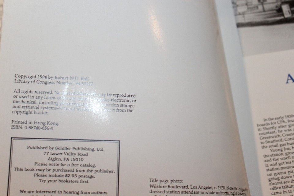 Texaco Collectibles: With Price Guide (A Schiffer Book for Collectors ...