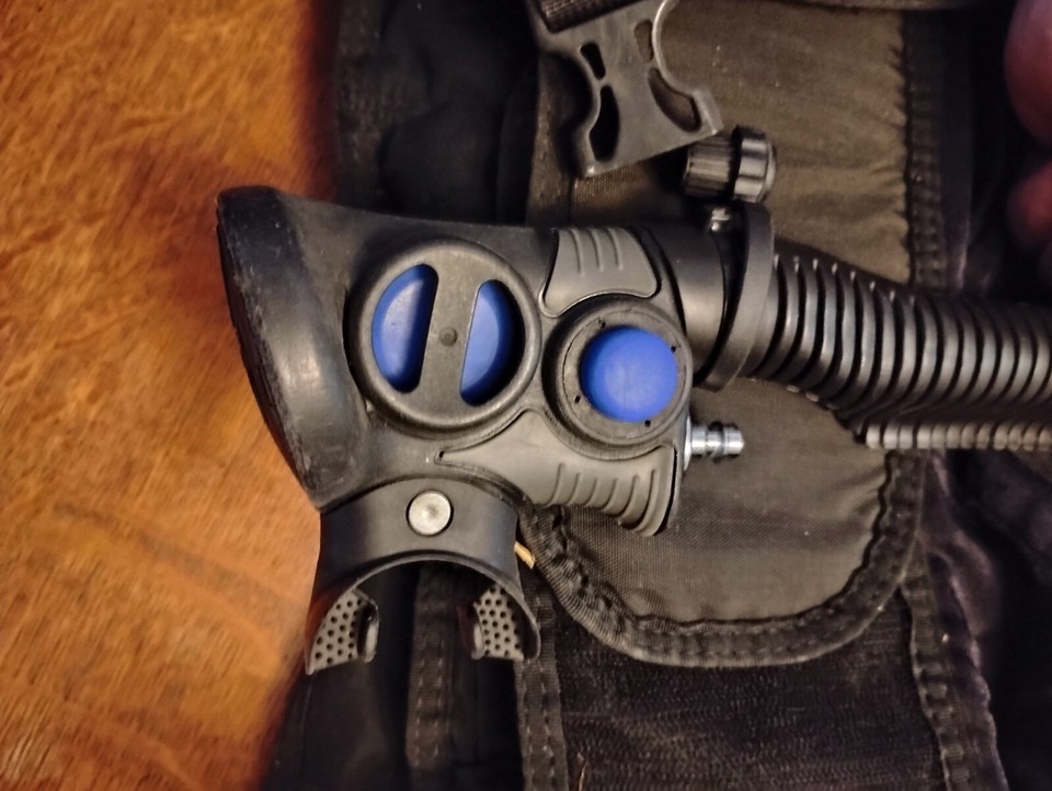 SEAQUEST DIVA INTEGRATED WEIGHT WOMEN'S BCD SIZE M/L | eBay