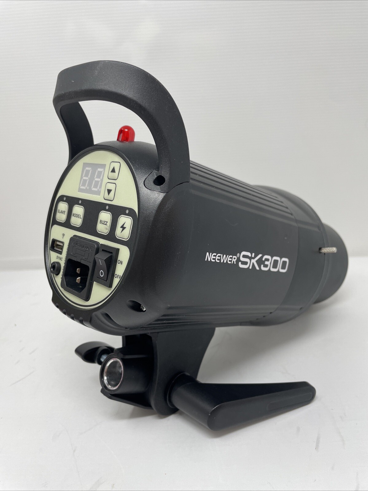 Neewer SK300 Studio Flash Strobe Light For Creative Shooting Works ...