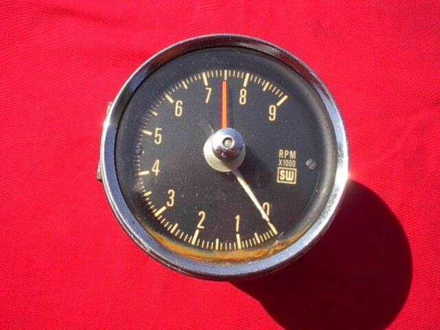 STEWART/WARNER 9000 RPM ADJUSTABLE RED LINE TACHOMETER 535AHA DASH ...