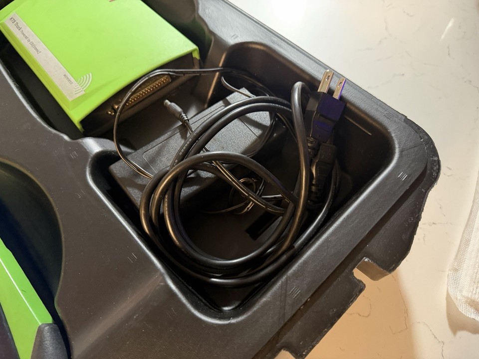 Bosch DCU 100 ESI Truck Diagnostic Full Set License expired: Nov/27/ ...