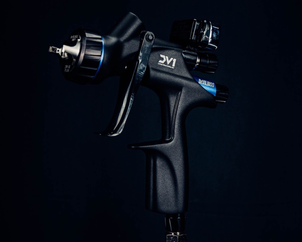 DeVilbiss DV1 Limited Edition Black Basecoat Gun 704504 Uncupped W ...