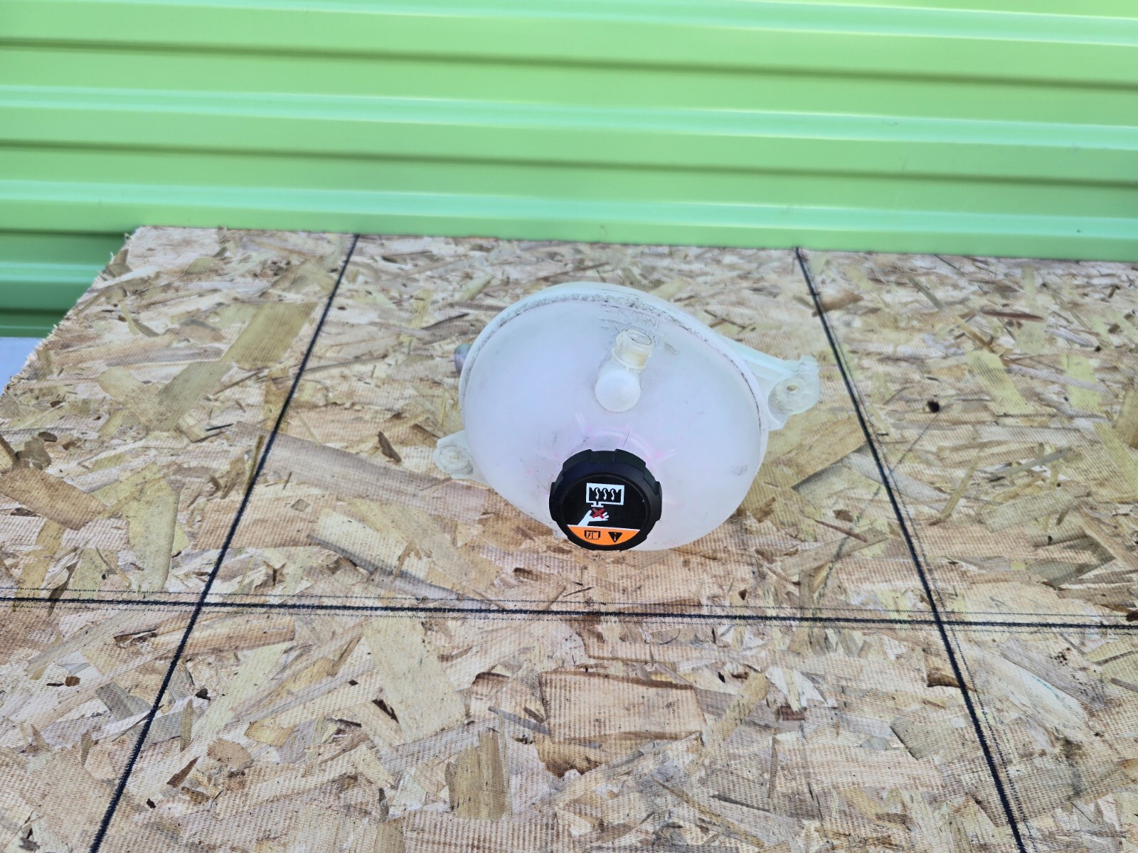 HYUNDAI SANTA CRUZ 22-23 FRONT RADIATOR COOLANT RESERVE EXPANSION TANK ...