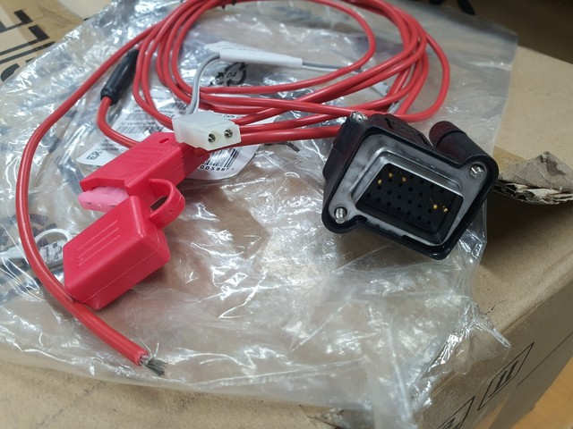 Motorola HLN6863B Mid Power Rear Ignition Cable for Motorola XTL5000 ...