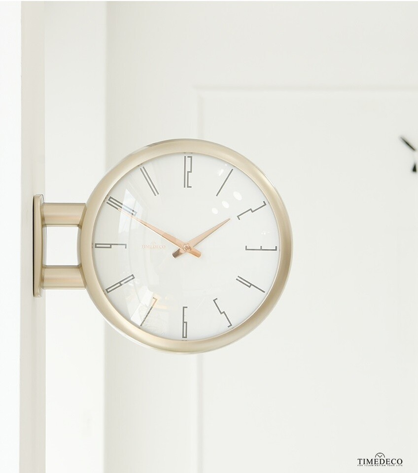 Modern Art Design Double Sided Wall Clock Station Silent Clock Decor ...