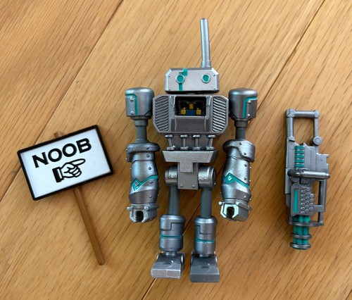 Roblox Noob Attack Mech Mobility ~ complete set ~ robot w/ sign & gun ...