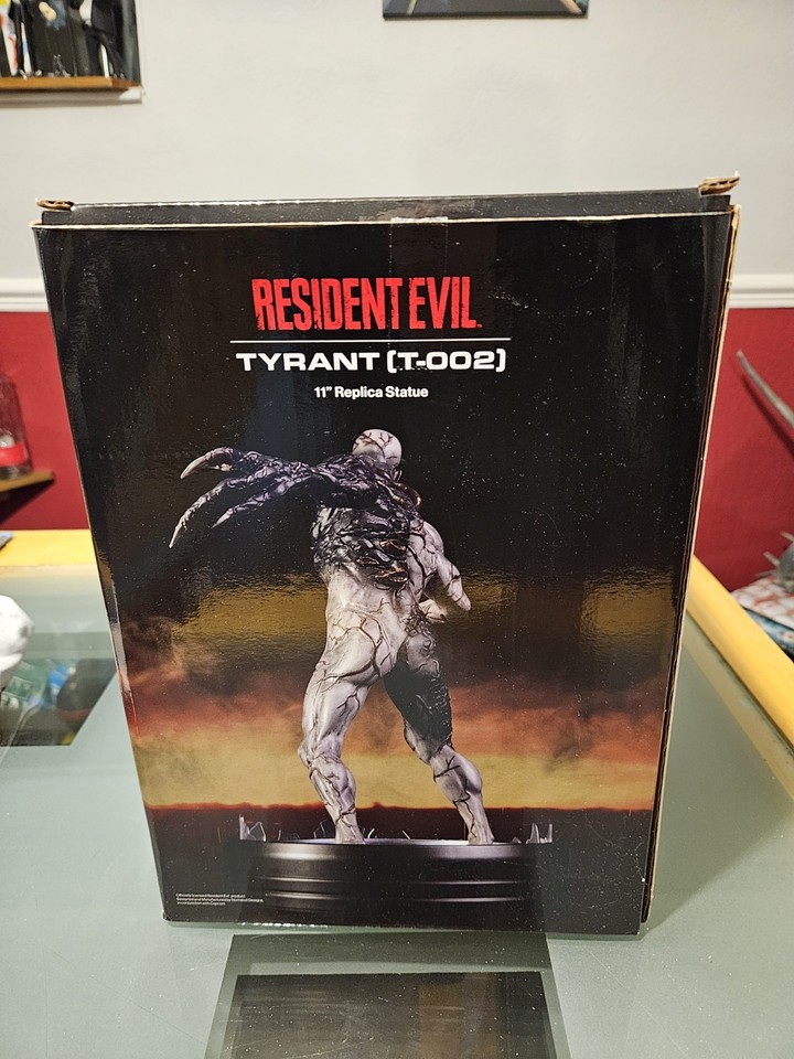 Resident Evil Tyrant (T-002) 11" Statue Figurine Capcom Numskull 28cm ...