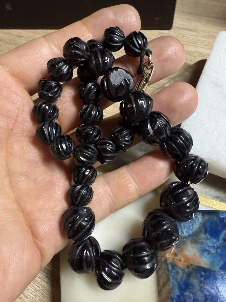 ANTIQUE VICTORIAN CARVED JET NECKLACE 36 CM LONG 1880S MOURNING | eBay
