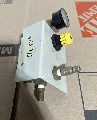 Parker 14R113FC Pneumatic Pressure Regulator 1/8" NPT 300 PSI Max 125°F ...