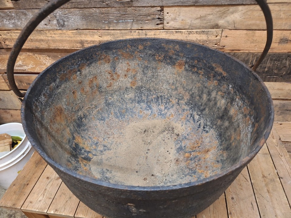 LARGE Vintage Cast Iron Cauldron Pot 23" with 3 feet and handle | eBay