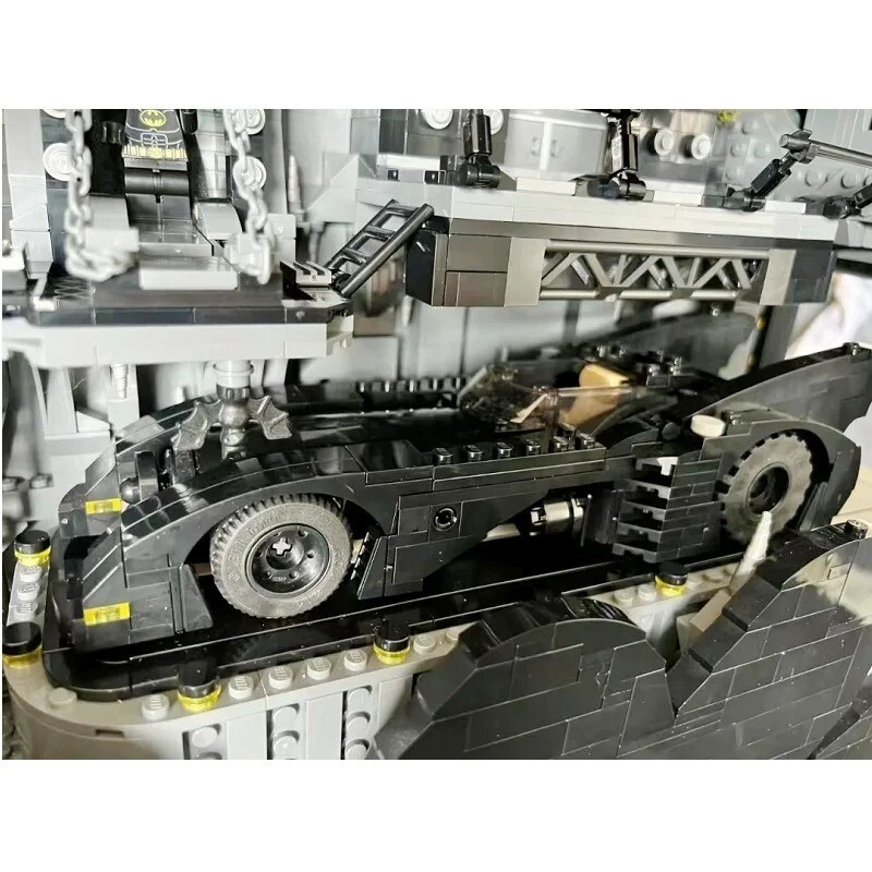 Batcave 3981pcs 76252 Shadow Batman Building Blocks Toys For Kids Gift ...