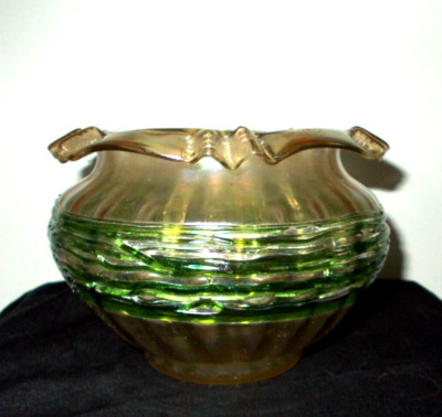 ANTIQUE LOETZ OLYMPIA ART GLASS BOWL/VASE W/RUFFLED RIM & HEAVY GREEN ...