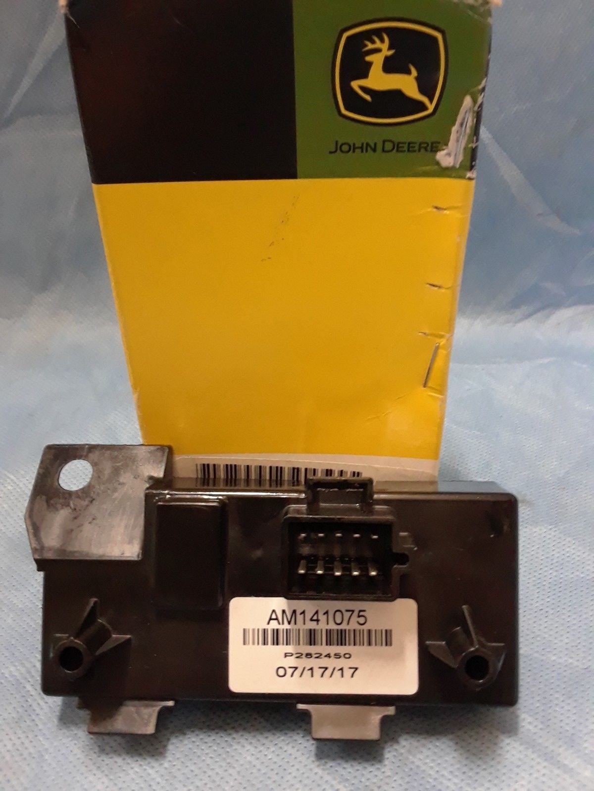 JOHN DEERE OEM Electrical Control Unit AM141075 X 300 304 320 324 340 ...