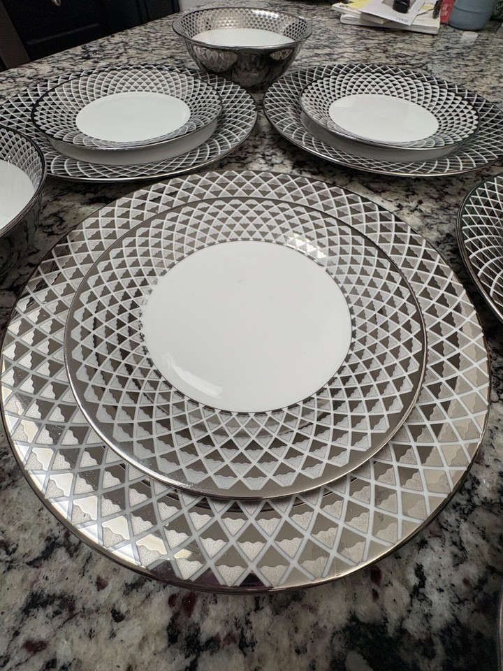 Ciroa Luxe Dinnerware- 4 place settings | eBay
