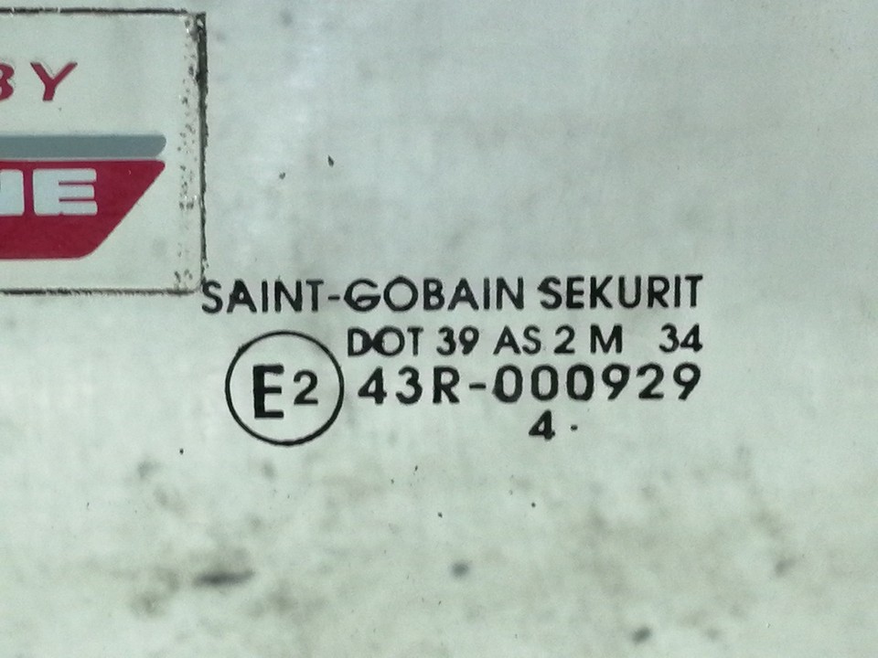 DOT39AS2M34 VITRE DE PORTE AVANT GAUCHE / 43R000929 / 1544331 POUR ...