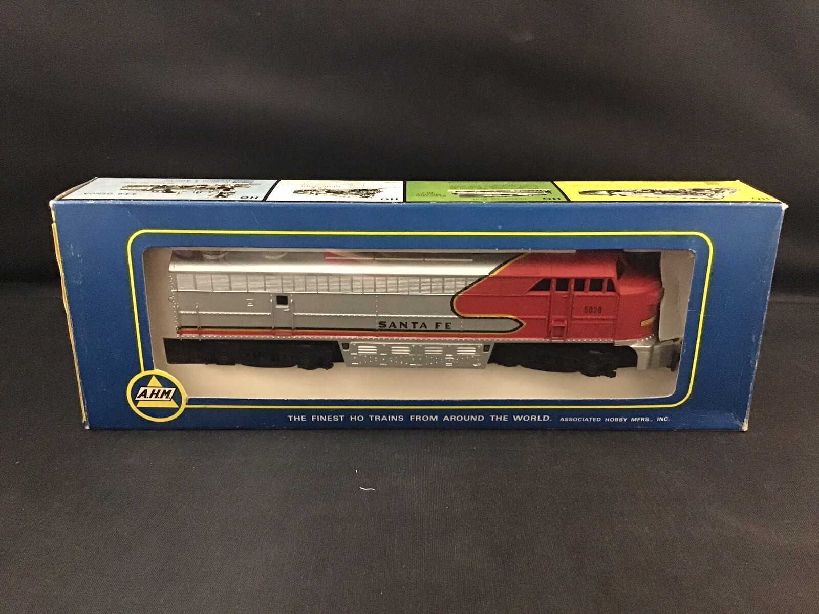x2 Trains AHM HO Scale Train Santa Fe FM Locomotive and Dummy ...