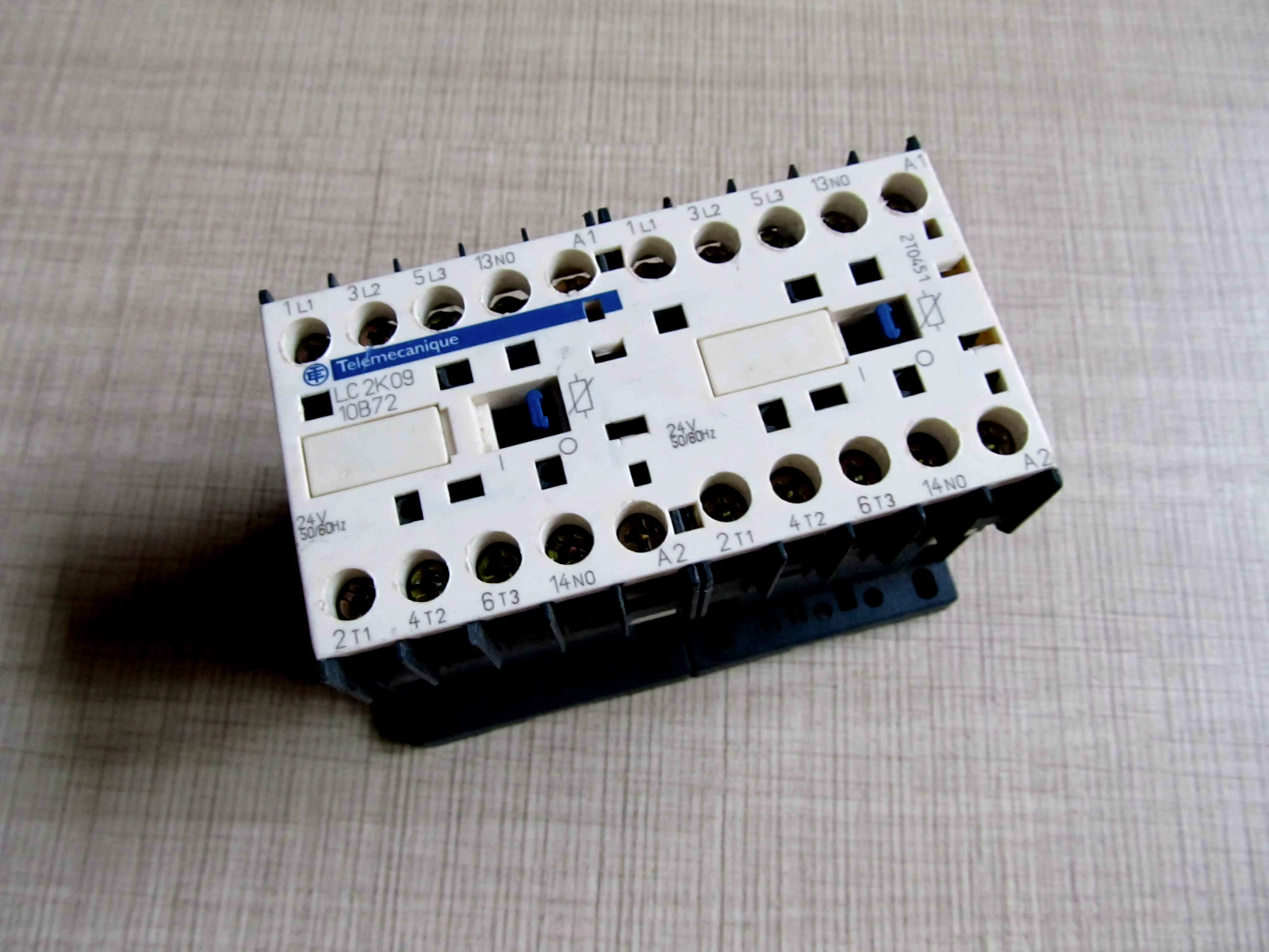 1pcs Used mechanical interlock AC contactor LC2K0910B72 | eBay