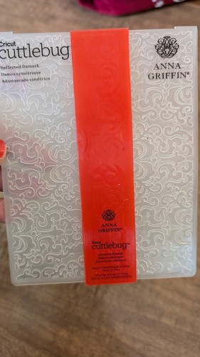 Reflected Damask Cricut Cuttlebug Anna Griffin Embossing Folder ...