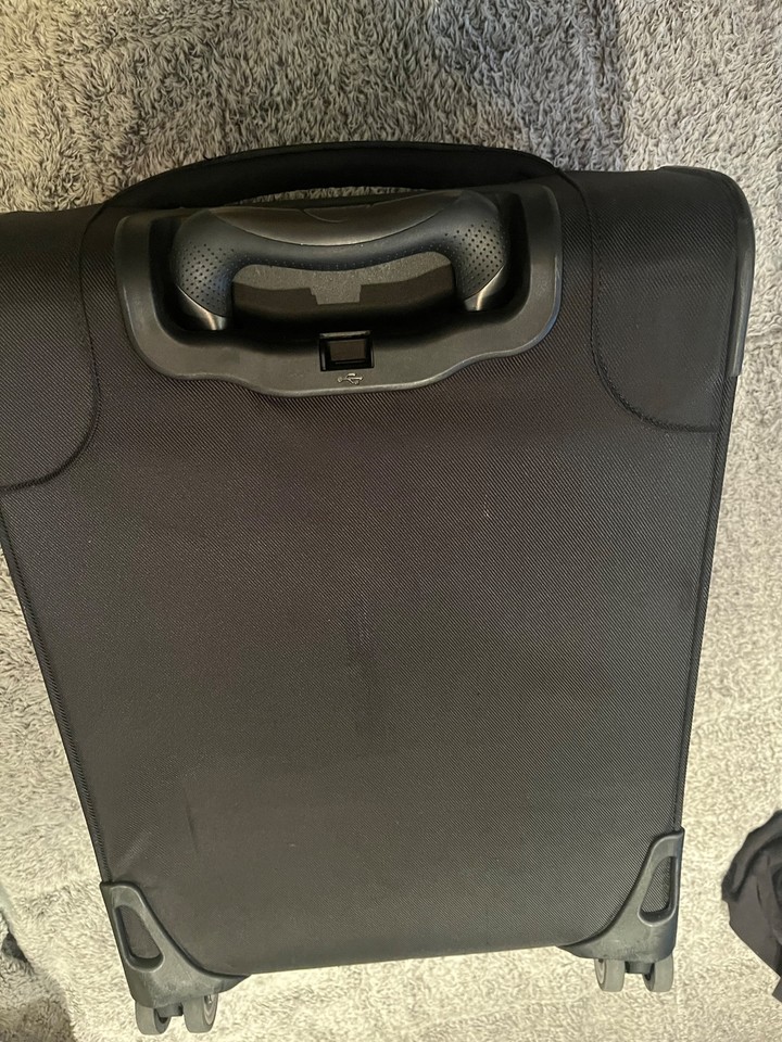 Ricardo of Beverly Hills Big South Hand Spinner Luggage Suitcase in ...
