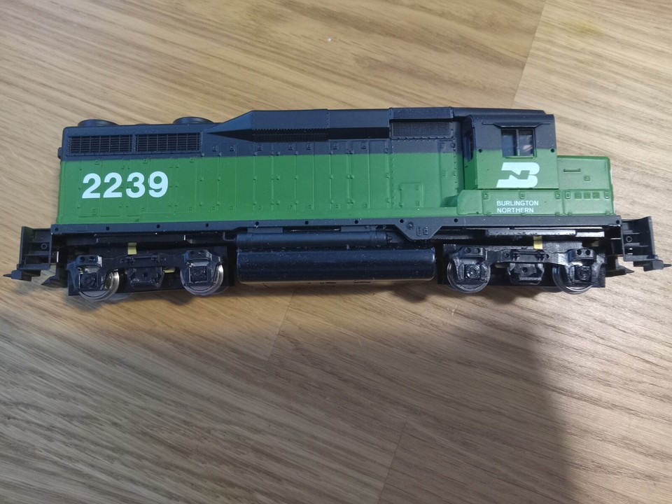 Front Range Products 8102 Burlington Northern GP30 Locomotive 2239 - HO ...