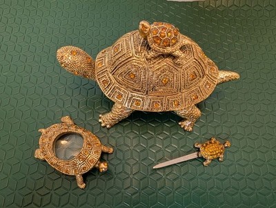 Vntg Bombay Brass Jeweled Turtle Trinket Box W/ Magnifying Glass ...